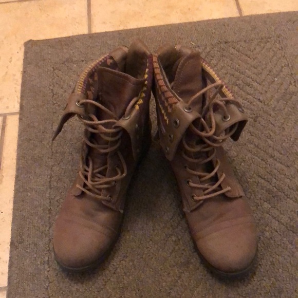 JustFab | Shoes | Super Cute Fall Combat Boots | Poshmark